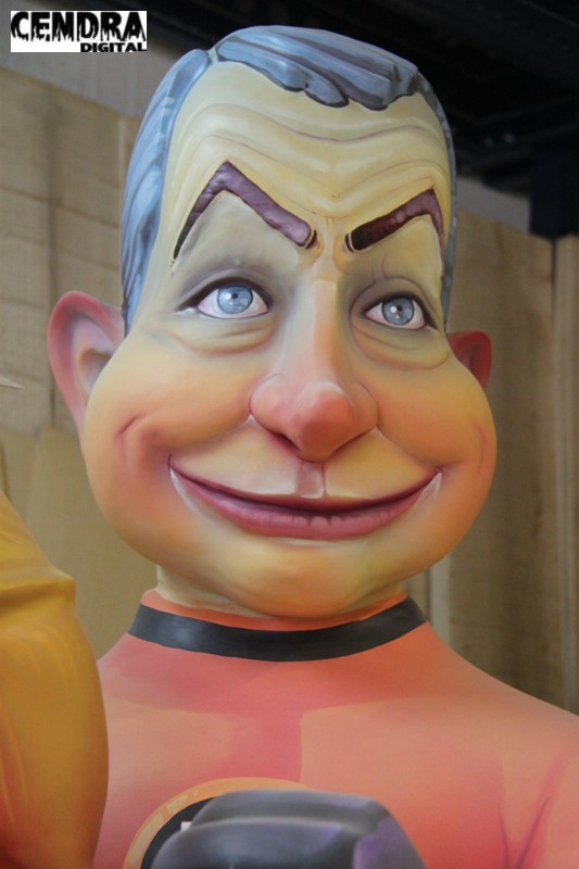 FALLAS 2011-FOTOS Y ENTREVISTA EN EL TALLER A RAÚL SEBASTIÁN - Cendra ...