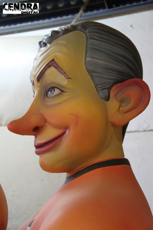 FALLAS 2011-FOTOS Y ENTREVISTA EN EL TALLER A RAÚL SEBASTIÁN - Cendra ...