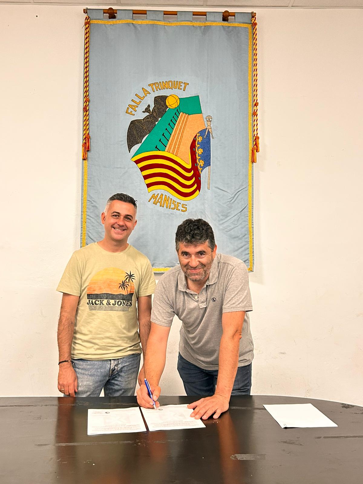 La Falla Trinquet (Manises) firma con Josué Román y José Vicente Zurita ...